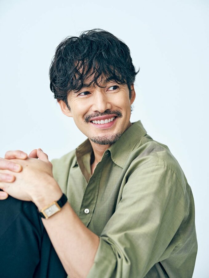 [写真] 1ページ目 竹野内豊さんの取材でわかった意外な一面。「ダウンジャケットも自分で洗濯しています」 Esseonline（エッセ