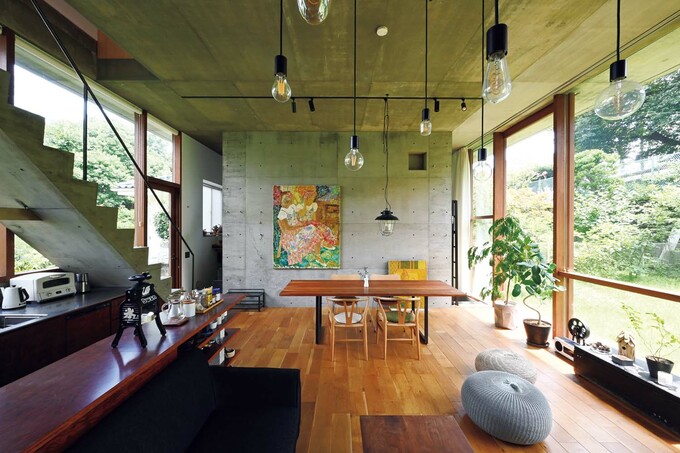 [写真](1ページ目)自宅でキャンプも！庭と室内をまるごと楽しめる家でアウトドアライフ | ESSEonline（エッセ オンライン）